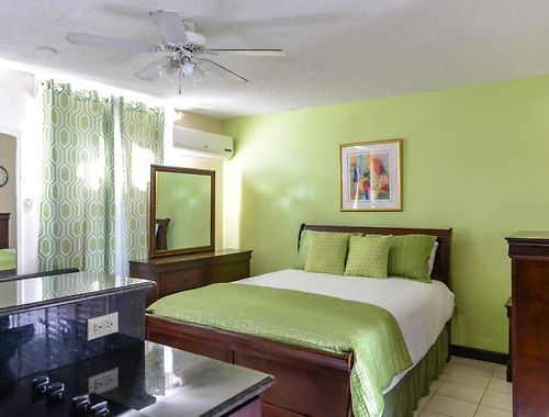 Beach Studio 10 Ocho Rios: 5 star Hotel with a Minimum Price 13769.9JMD ...